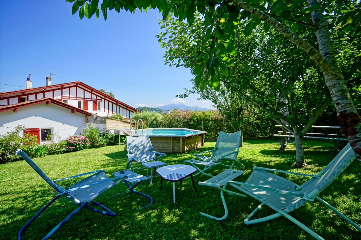 Gite Kaeru : Plage à Pied Piscine Jardin Barbecue. - Urrugne