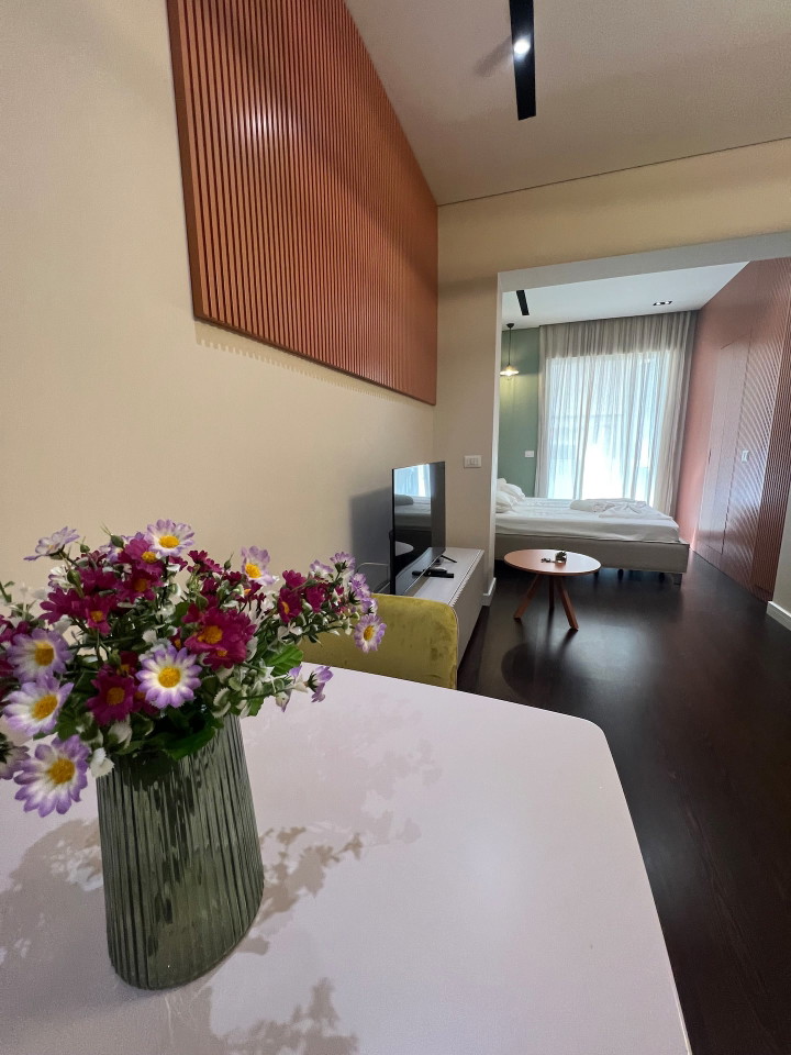 Au Cœur De Blloku : Studio Central - Tirana