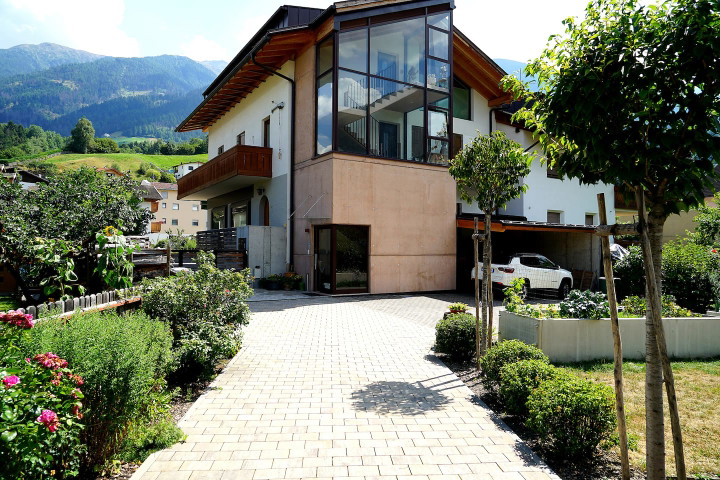 Neu Ausgebaute Dachwohnung Mit Schönem Bergblick - Sulden