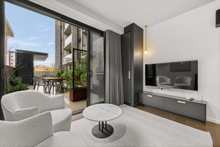 Stunning Studio Apartment W/ Accessible Bathroom! - Belconnen