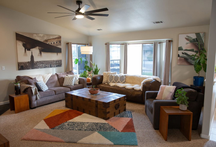 Panorama Green Belt View With Hot Tub & Fireplace - Redding, CA