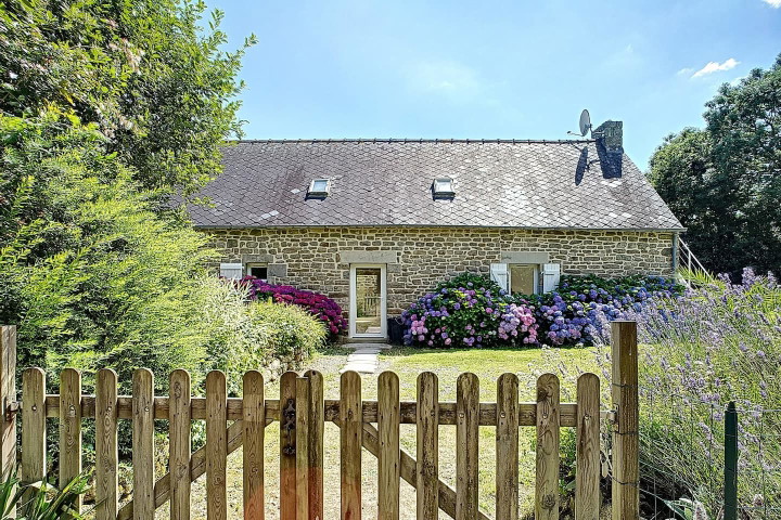 Charmante Maison De Campagne Et Son Vaste Jardin - Pont-l'Abbé