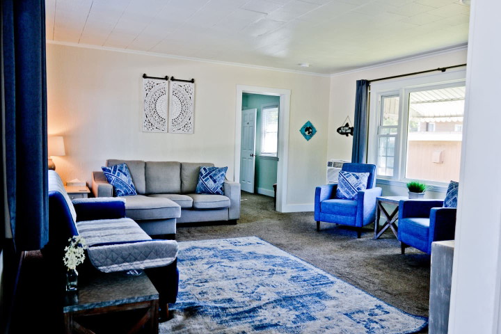 Unit #16, 1 Bedroom, Upper Court, Ludington Beach House - Ludington, MI