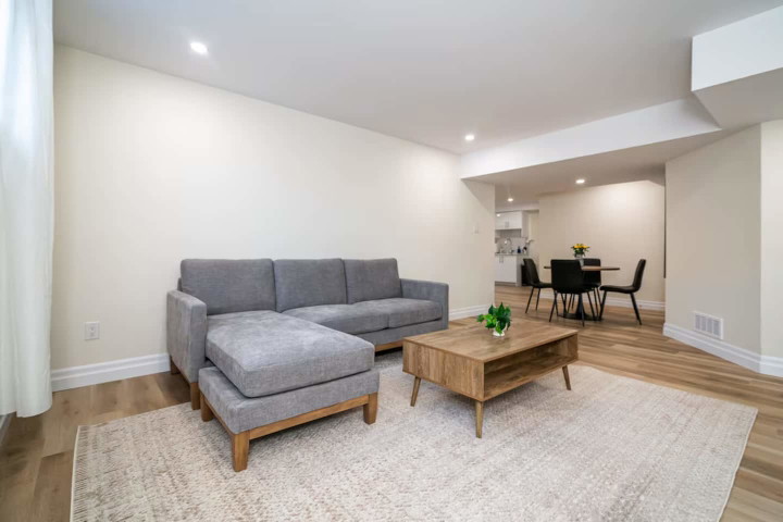 Spacious Newly Renovated Basement Apartment - Chatham-Kent