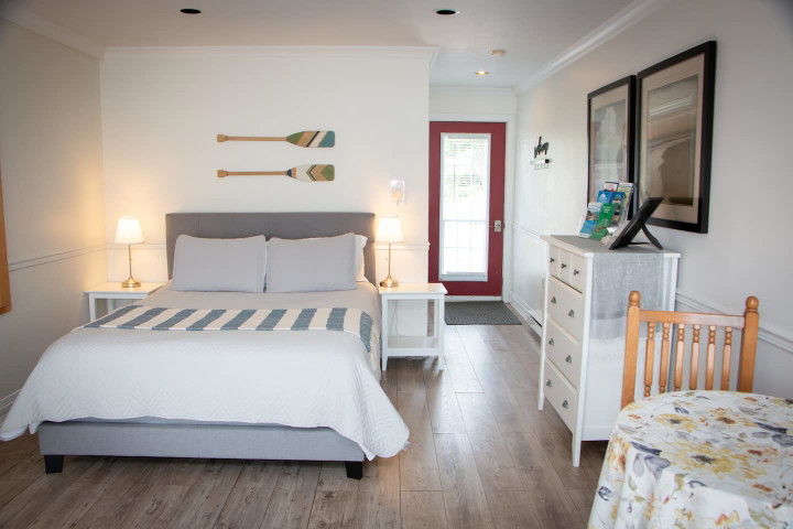 The Worn Doorstep Guest Suite In Heart Of Village! - Nova Scotia