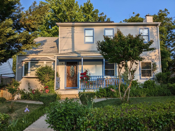 Hans' Villa - Charming 8 Bedroom Home With 2 Baths - Largo, MD