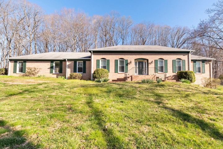 Huge Private Wooded Estate 5br/3ba In Manassas, Va - Manassas, VA