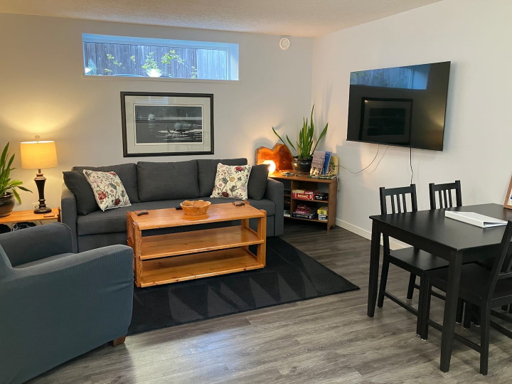 Swanson Suite - Clean, Quiet, Private, Welcoming - Cumberland