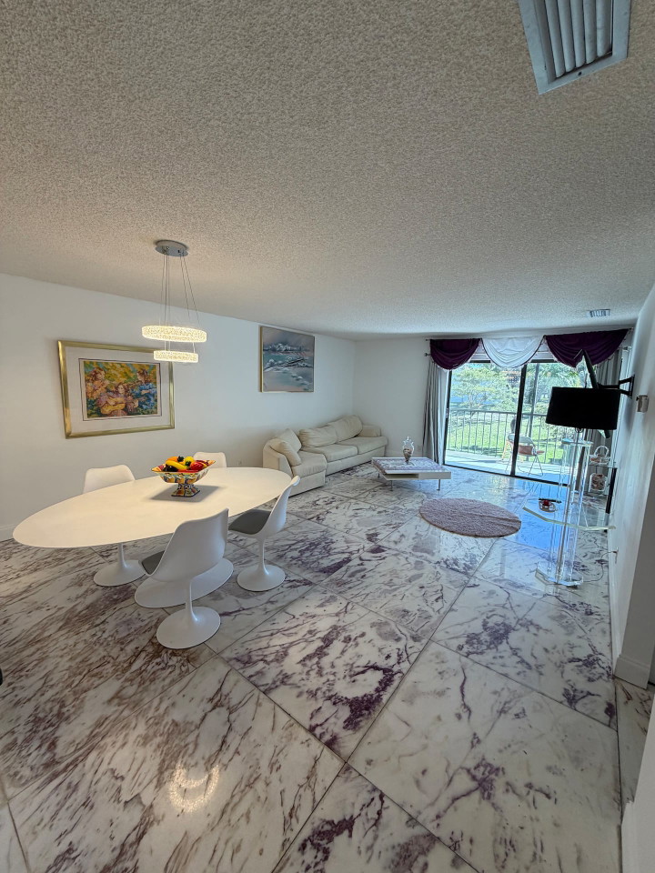 Modern Boca Condo 5 Min To Beach Pool + Parking - Boca Raton, FL