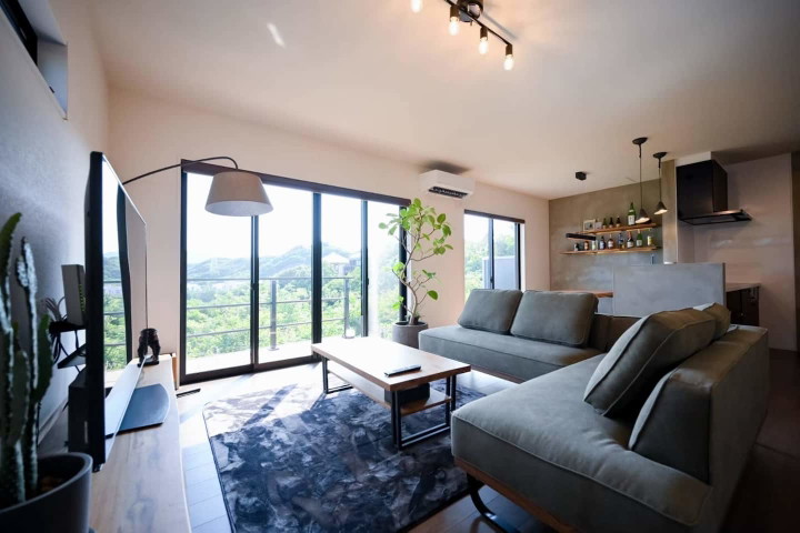 Enjoy A Non-routine Experience At Villa "Aura" - Naruto