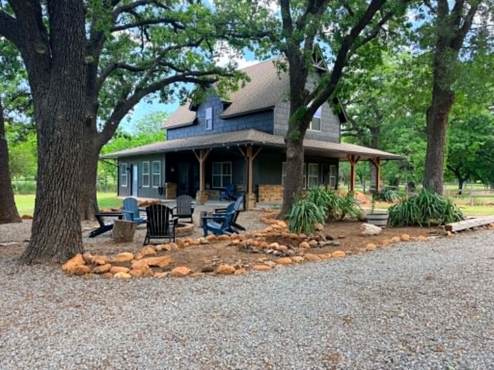Spacious Home With Large Yard At Medicine Park - Lake Lawtonka, OK