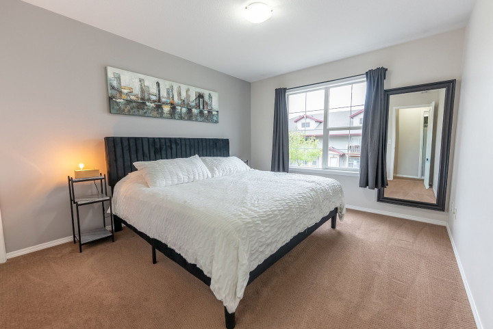 The Brightside - Top Floor Condo - Red Deer
