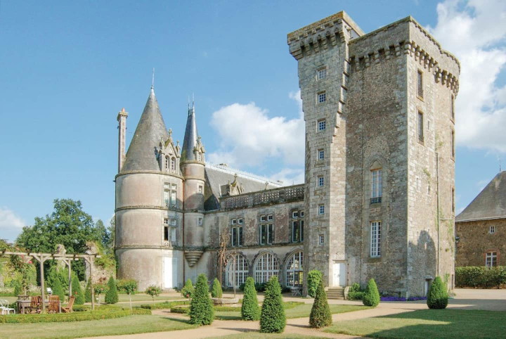 Chateau Des Poetes Keep - Puy du Fou