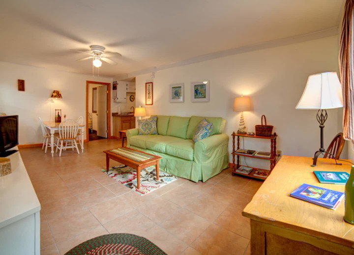 Suite In Green Gables Inn - Camden, ME