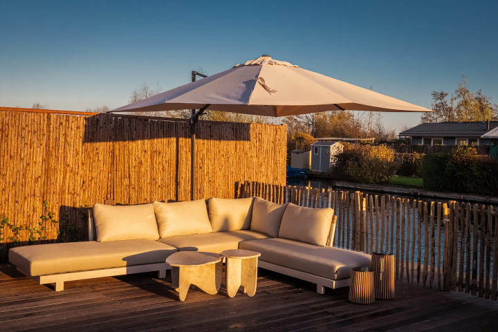 Waterfront Tiny Home With Spacious Private Garden - Nederland