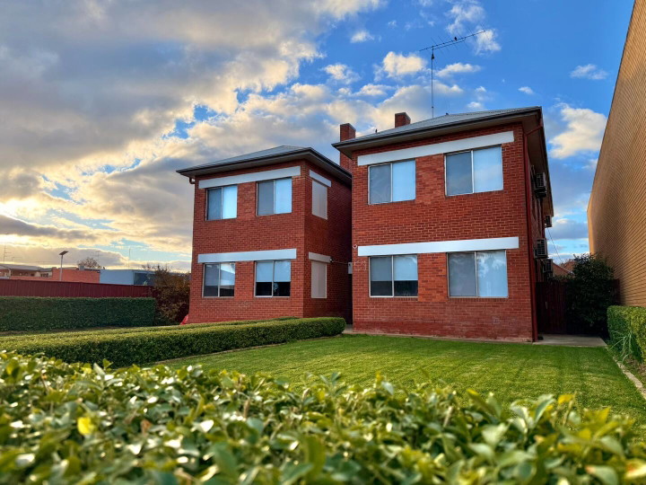 La Casa De Gus - Griffith