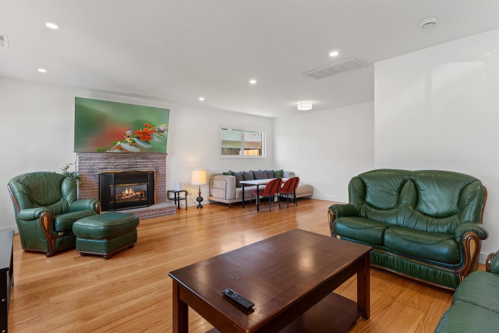 Large Ada Friendly Home Near Stanford And Meta - Woodside, CA
