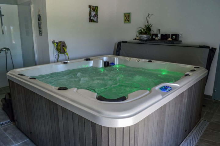 Gîte 4 éToiles 15 Pers. Chez Madlou : Spa, Piscine - Creuse