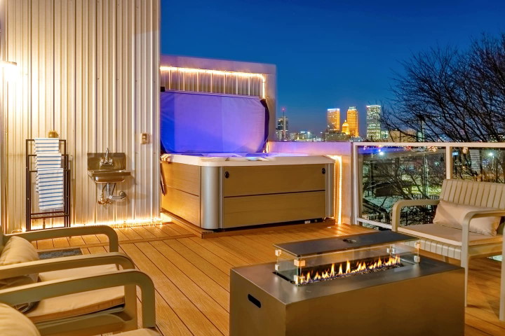 Downtown View @ Cherry Street W/hot Tub - Tulsa, OK