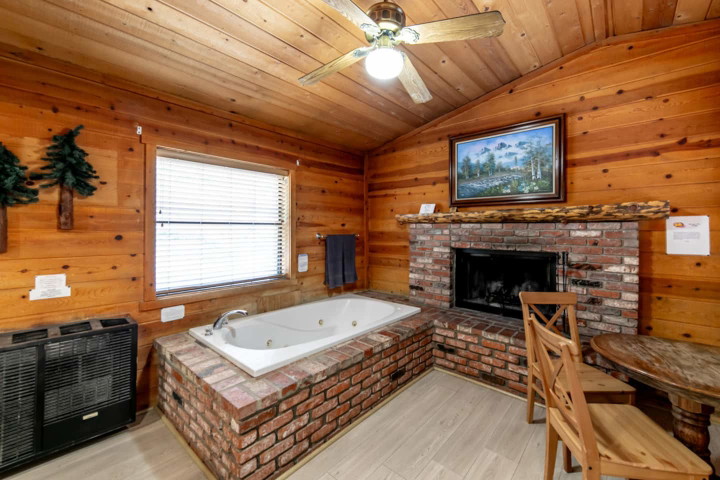 Warm & Comfortable Cabin-cozy Hollow Lodge #9 - Big Bear Lake, CA
