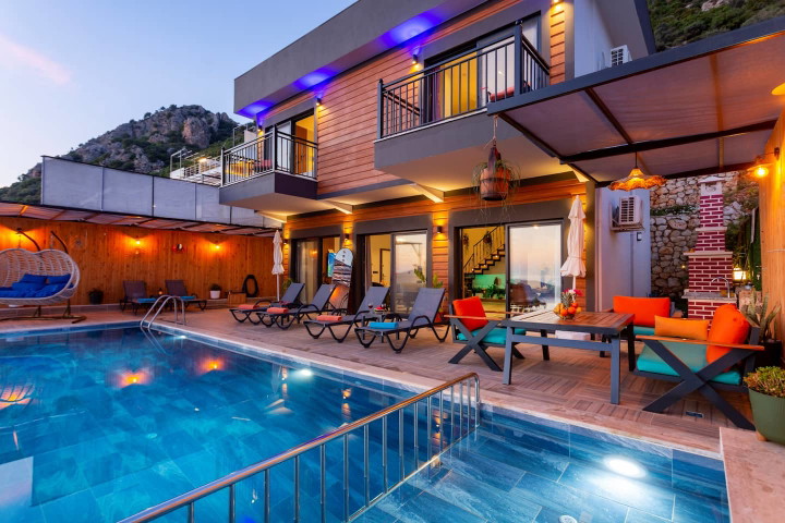 Deniz Manzaralı Villa - Kaşta Lüks Tatil Deneyimi - Kalkan