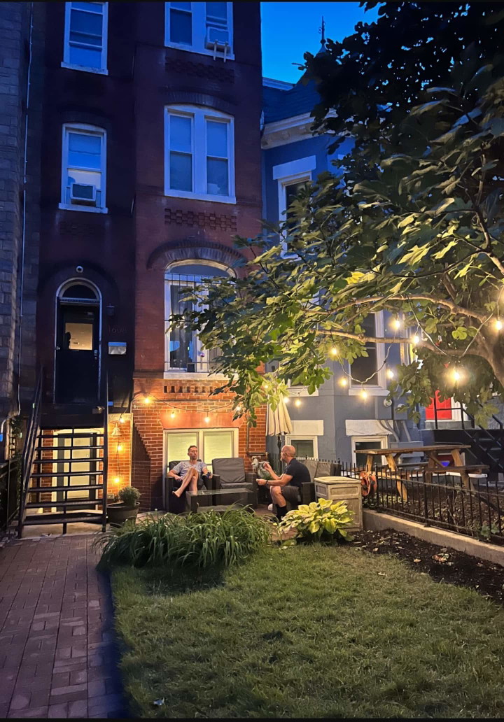 Private Row House Apartment Nestled In Shaw - Washington, D.C.