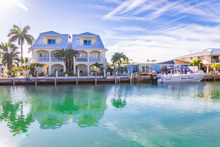 P72 - Charming 4 Bedroom, 2 Bath Duplex With Deep - Key Colony Beach, FL