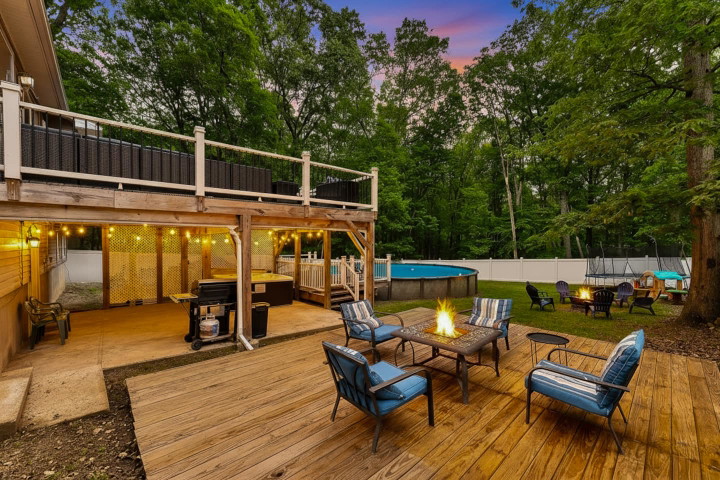 Gorgeous 4br With Pool, Sauna, Hot Tub & Game Room - East Stroudsburg, PA