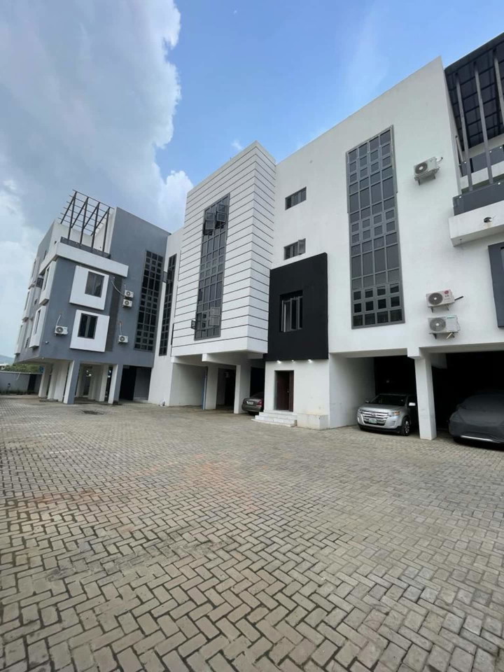 Brooksville 2 Bedroom Flat With 24/7 Light - Nigeria
