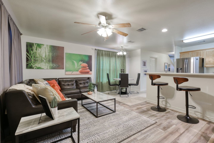 Beautiful Home In The Middle Of Everything! - Helotes, TX