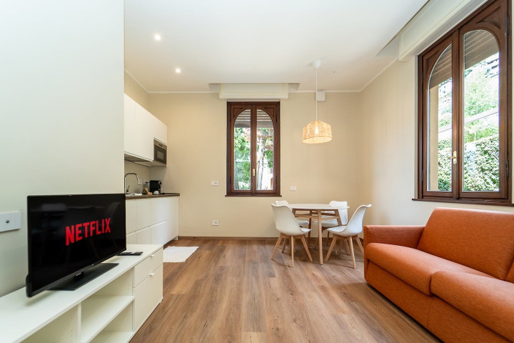 The Cocoon: A Beautiful House A Short Walk From The Lake - Como