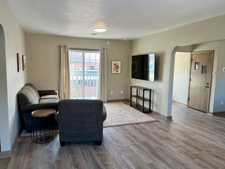 Beautiful 2 Bedroom Upper Level Apt - Rhinelander, WI