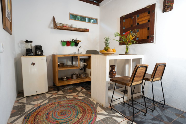 Cale Casitas / Swell Apt. Excellent Location. - Costa Rica