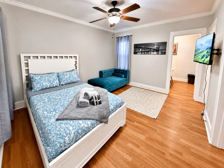 Downtown Houston Studio | Walk To Toyota Center - Houston, TX