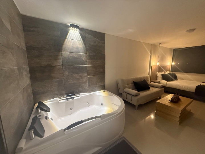 Appartement Avec Jacuzzi Privé, Lit Double Et Canapé-lit - Bogota