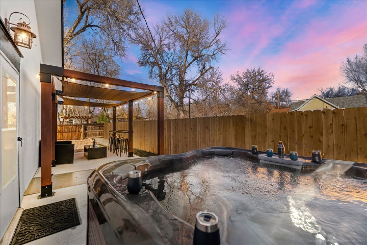 Rocky Mountain Hot Tub Paradise  Fire Pit - Loveland, CO
