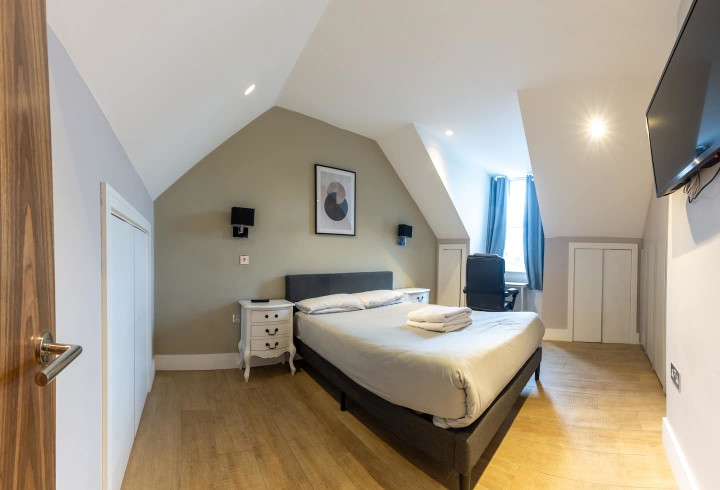 Luxurious 2br Flat | En-suite | Private Balcony - London