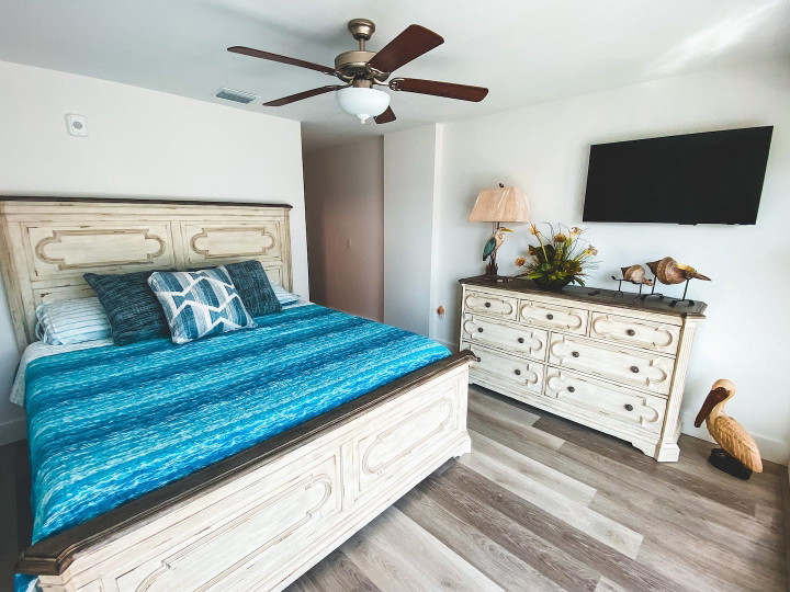 Luxury Beach Condo - 3br/3ba - Madeira Beach, FL