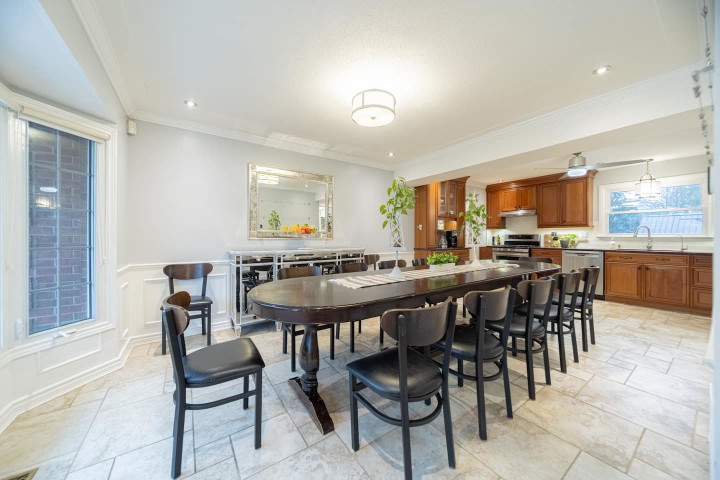 14 Seat Dinning Spacious 5 Bed | 1-min Westmount - London
