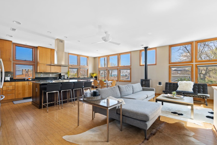 Rivera House-fun And Comfort Steps From The Beach - Gary, IN
