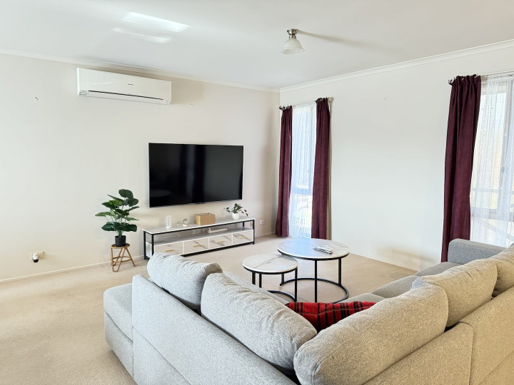 3 Br Rear House Private Home On Shared Site - Frankston