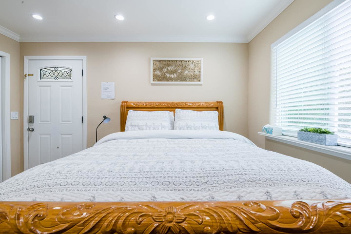 Comfortable Studio In A Woodside Plaza - Menlo Park, CA