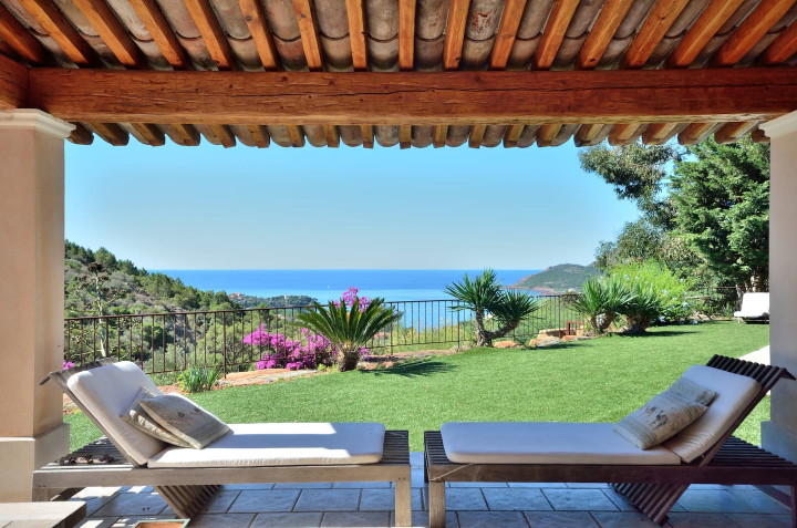 Villa With Great Sea Views And Pool. - Cap Estérel