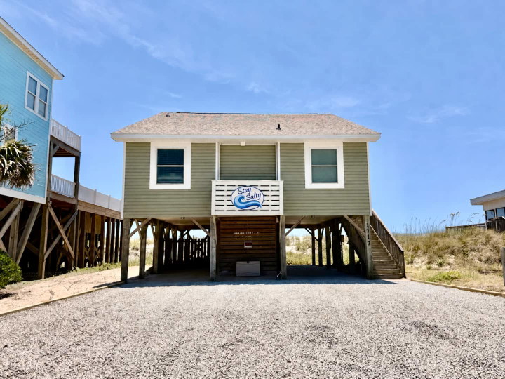 Stay Salty: Oceanfront 4br, Dog Friendly, - Holden Beach, NC