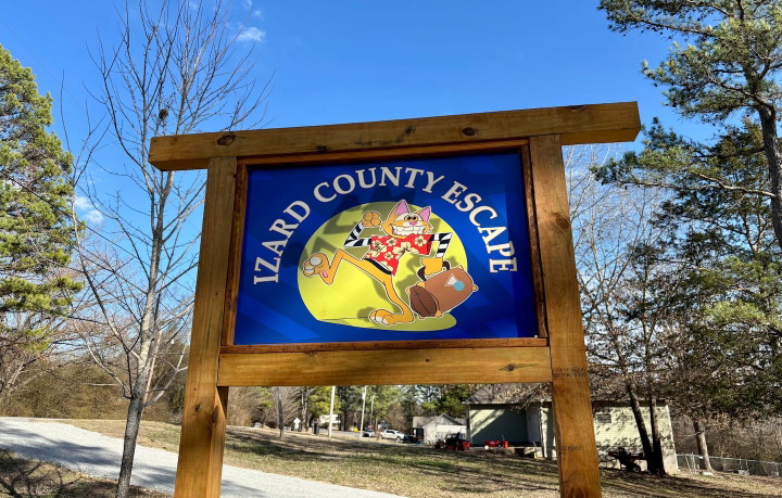Izard County Escape (Ice) House - Melbourne, AR