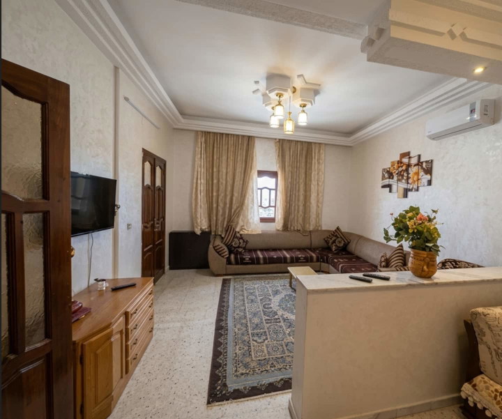 Une Jolie S+3 Avec Un Beau Jardin Et Parking - Sfax