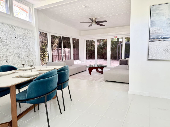 Modern Midcentury Vic Park I Heated Pool & Patio - Fort Lauderdale, FL