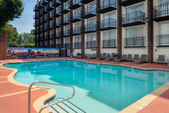 Walk To Old Salem + Free Parking. Outdoor Pool - Winston-Salem, NC