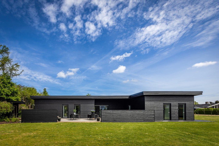 Stort Sommerhus Med Vildmarksbad, Udebrus Og Sauna - Denmark