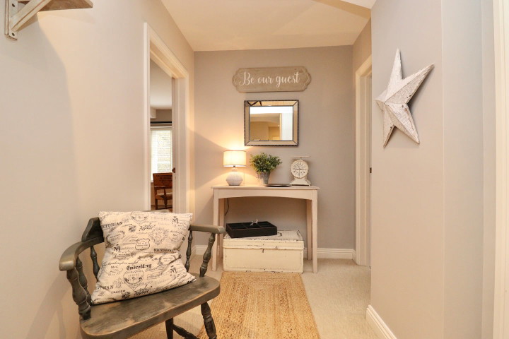 Lovely 2 Bedroom, 1st Floor Apt., Central Location - Glastonbury